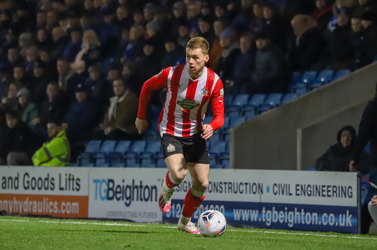 Agony for Alty as last-gasp Palmer header nicks it for Spireites ...