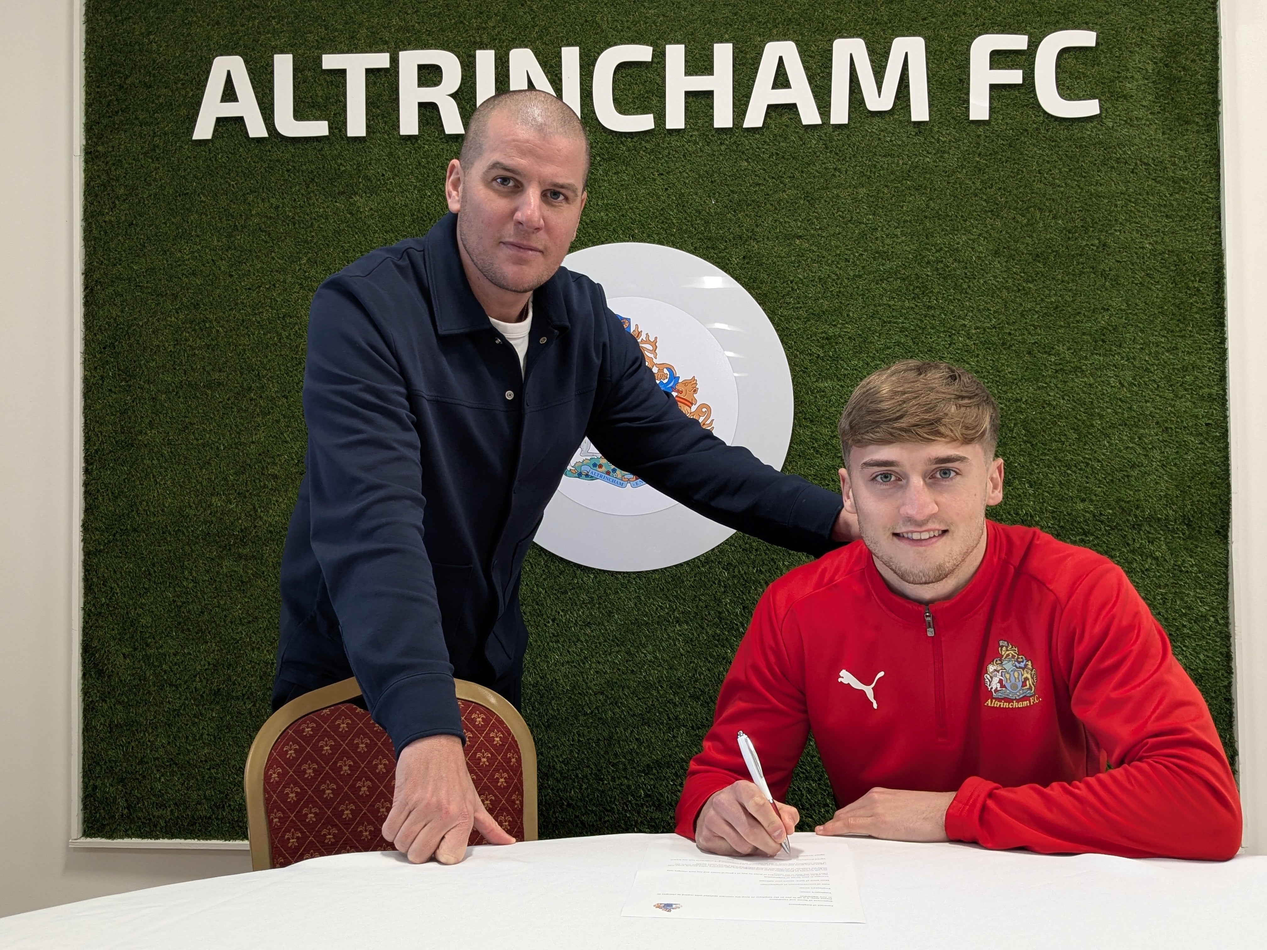 Weaver's a stayer! Lightning-quick Lucas signs new long-term deal ...