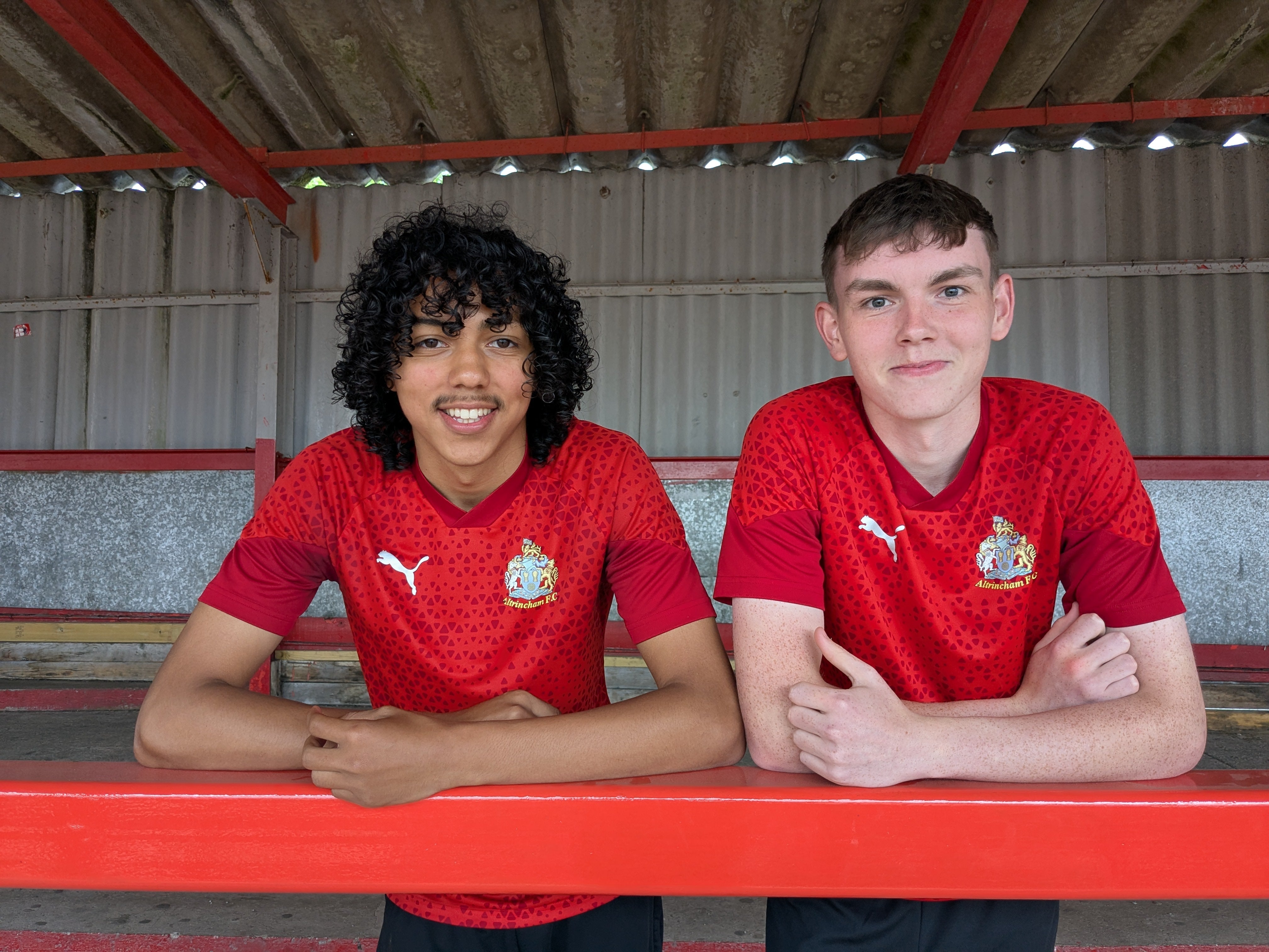 You've made it, boys! Louie and Remi sign first pro contracts ...