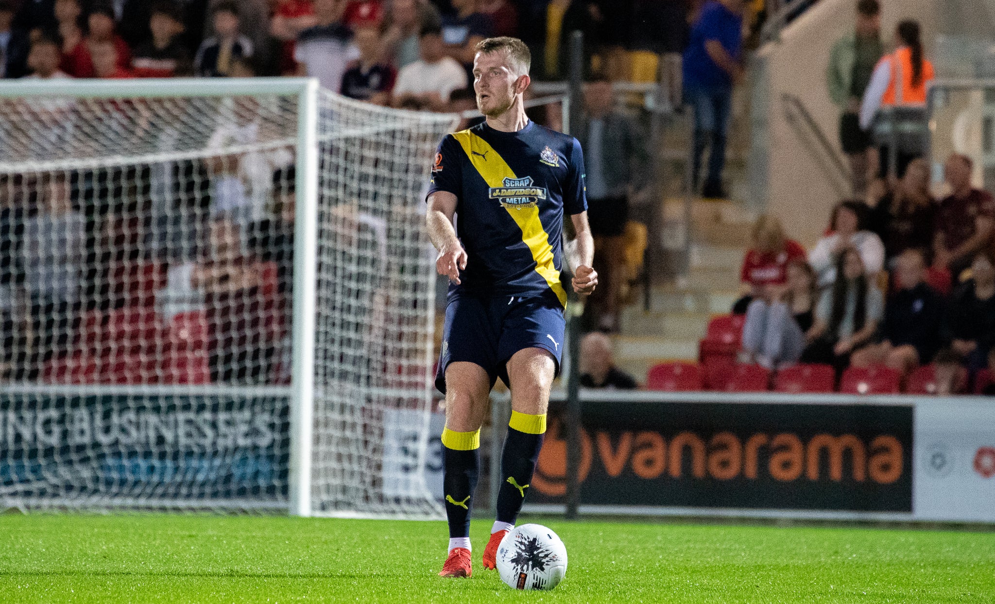 Sam Roscoe returns to Linfield – Altrincham FC